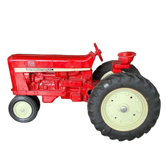 Toys | 116 Scale International Harvester 544 Tractor Narrow Front ...